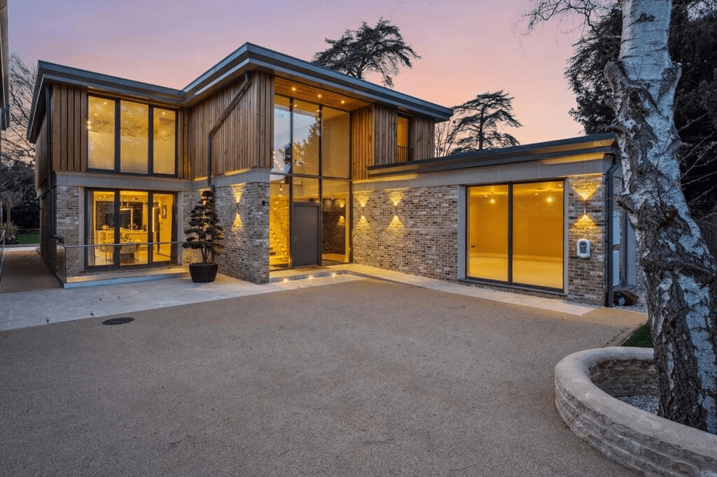 Luxury House Builders Designing Bespoke Homes for Distinctive Living ...